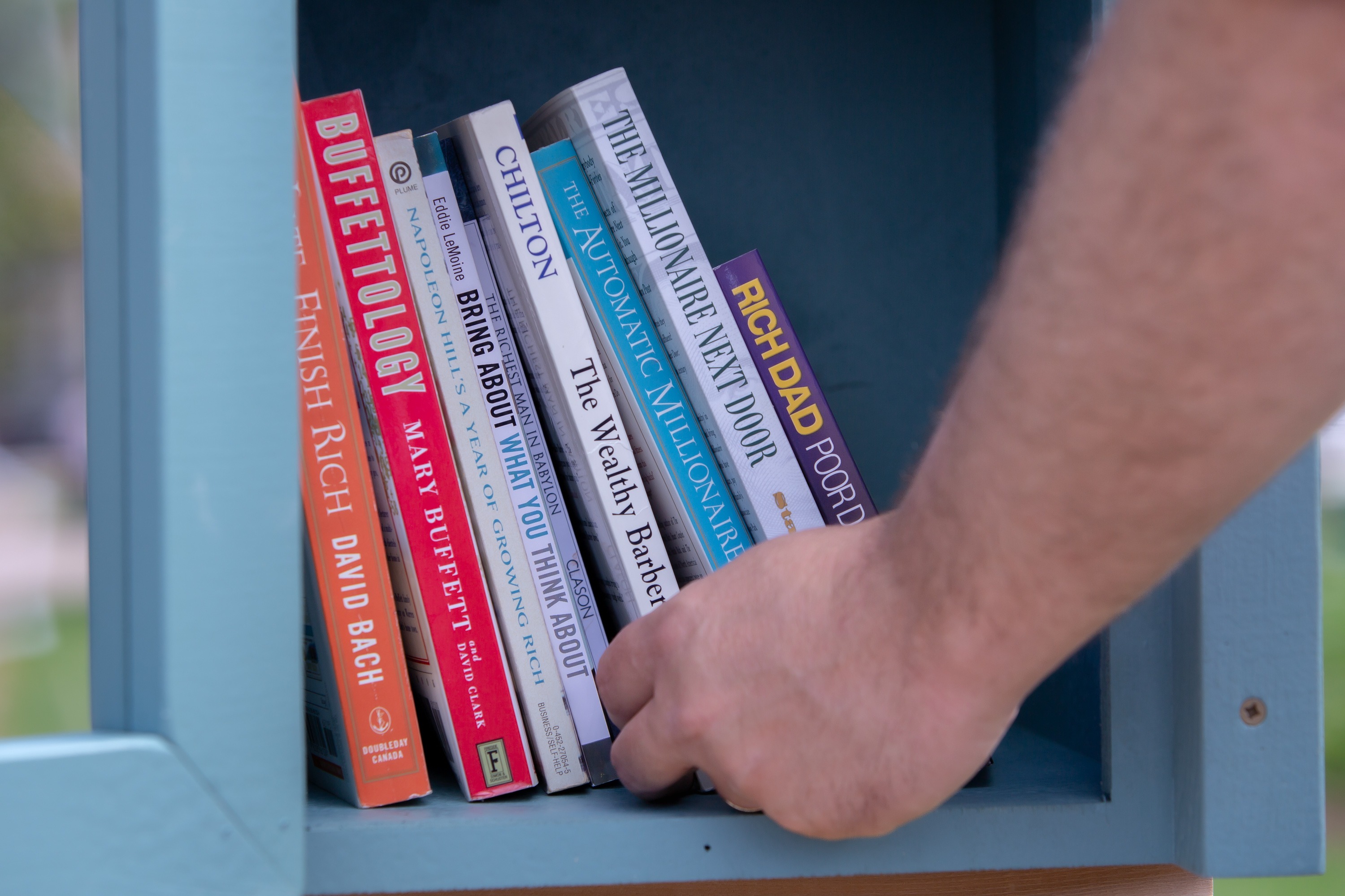 13 Must-Read Personal Finance Books - Assante Hydrostone